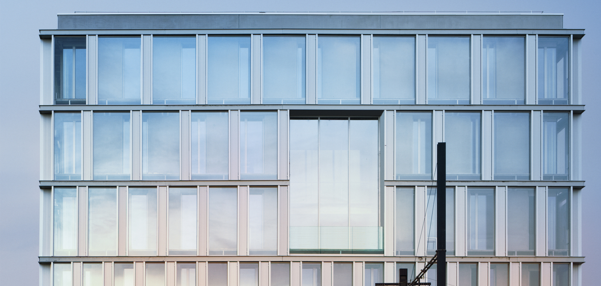 A multipurpose complex by Thibaud Babled Architectes Urbanistes ...